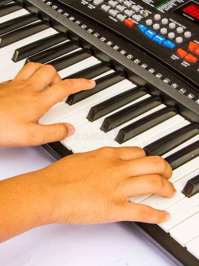 Clavier musical photo stock. Image du classique, clé - 39483810