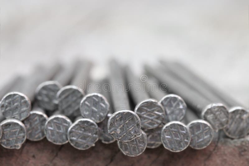 Clavos En El Piso De Madera Foto de archivo - Imagen de madera, casero ...