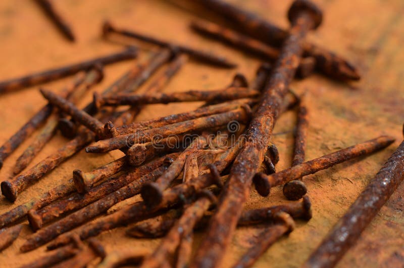 Clavos Oxidados En El Tablero Imagen de archivo - Imagen de astilla ...