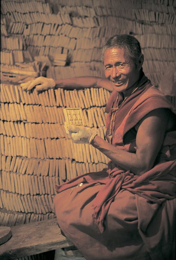 Clay buddha in Tibet editorial photo. Image of sculpture - 27616741