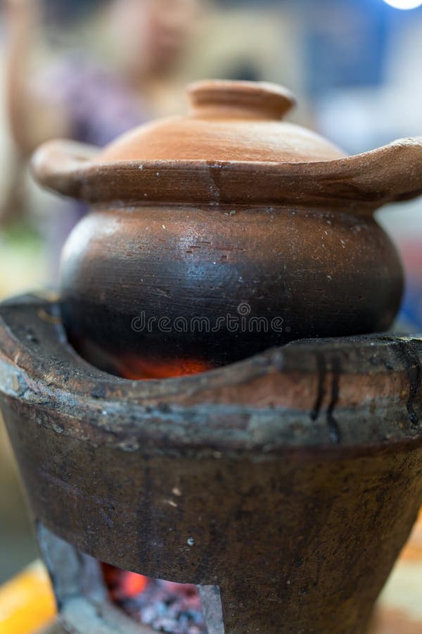 The clay cooking pot stock photo. Image of vintage, style - 375379692