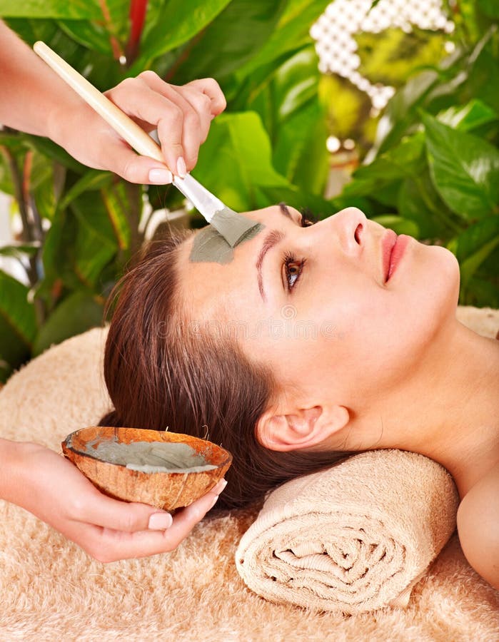 Clay Facial Mask in Beauty Spa. Stock Image - Image of female, applying ...