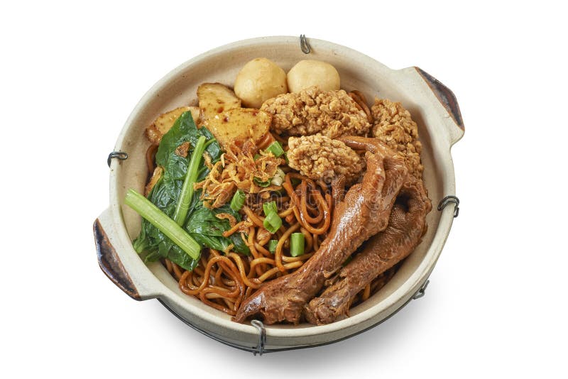 Clay Pot Chinese Mee with Braised Chicken Stock Photo - Image of ...