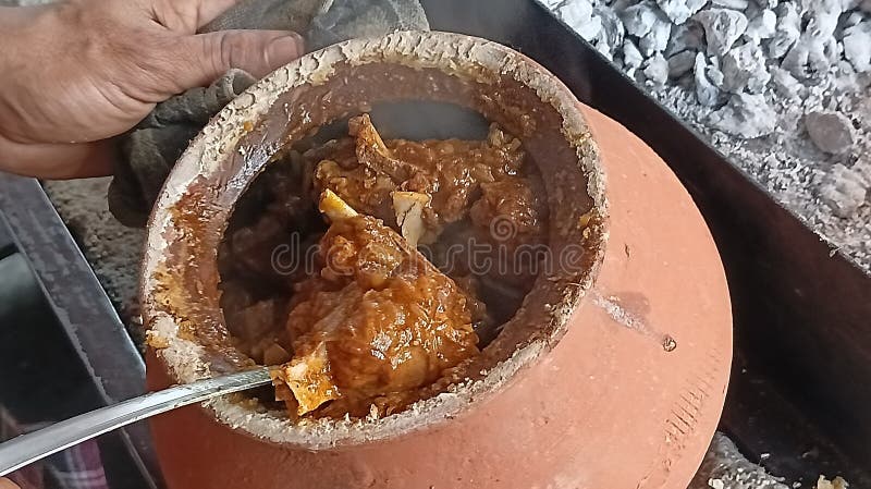 Mutka Mutton Champaran Style Stock Photo - Image of cuisine, holds ...