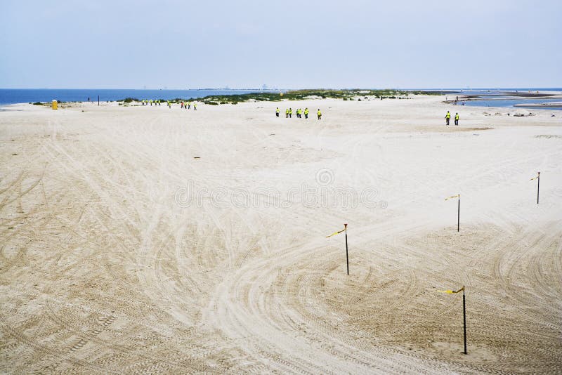 Clean-Up Crews & Oil Rigs, Gulf Coast Stock Photo - Image of cleanup ...