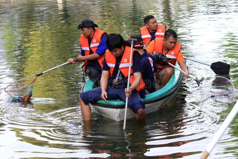Clean up the river editorial photo. Image of water, world - 51735261