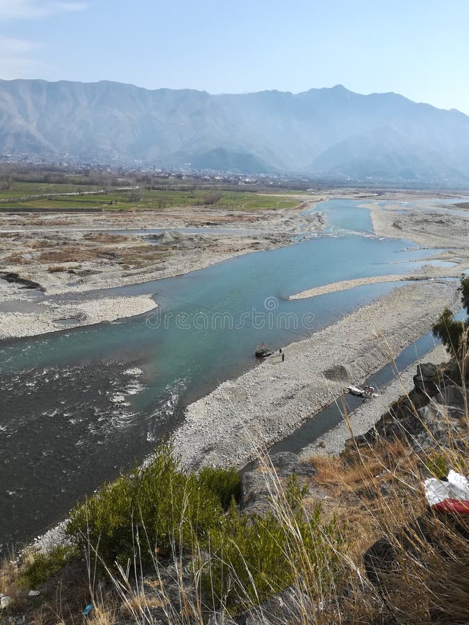 The Clean Water and the Nice Place Stock Image - Image of ande, tree ...