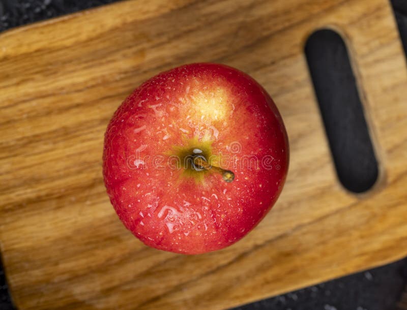 Clean Wet Red Apples , Close-up Stock Image - Image of freshness, juice ...
