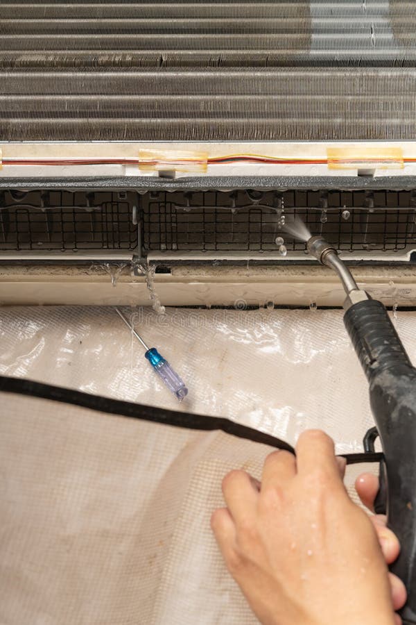 Cleaning the Air Conditioner with Chemical Liquid Vertical Composition ...