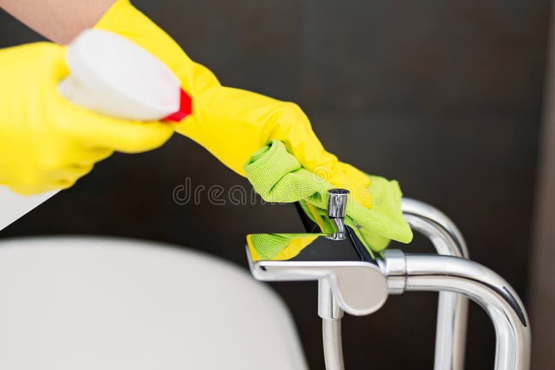 Cleaning bath tub stock photo. Image of polishing, shine - 5963576