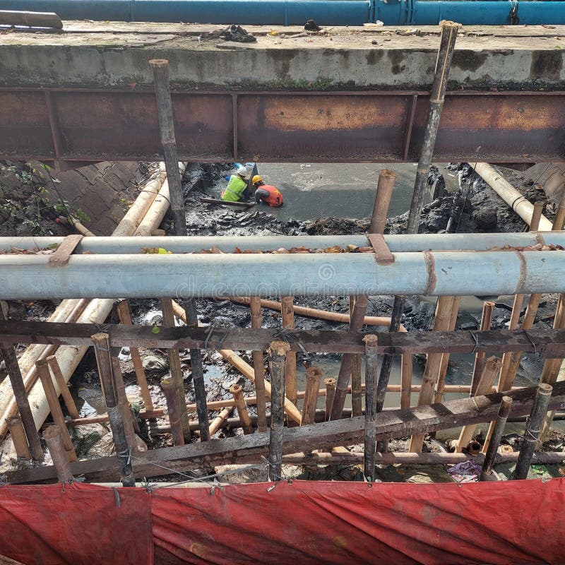 Cleaning Workers Cleaning the River from Mud and Garbage Editorial ...