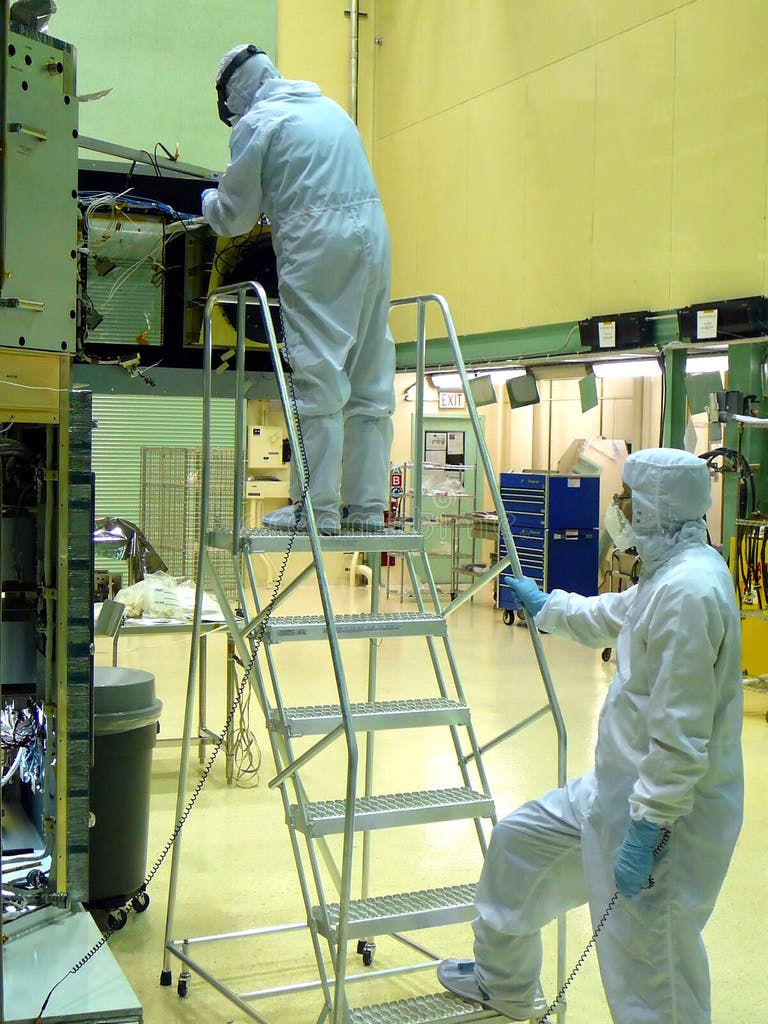 714 Cleanroom Assembly Stock Photos - Free & Royalty-Free Stock Photos ...
