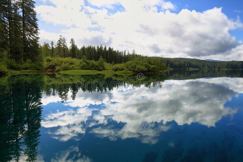 Clear Lake, Oregon stock photo. Image of oregon, blue - 80976978