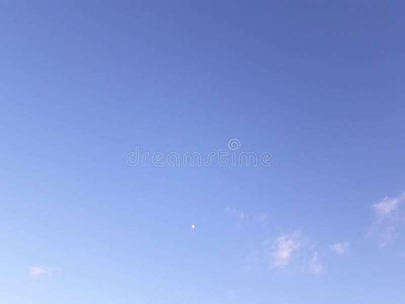 Clear mid afternoon sky stock image. Image of blue, light - 186998271