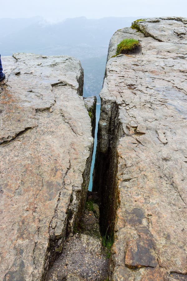 Cleft near Pulpit Rock stock image. Image of norge, norway - 164965179