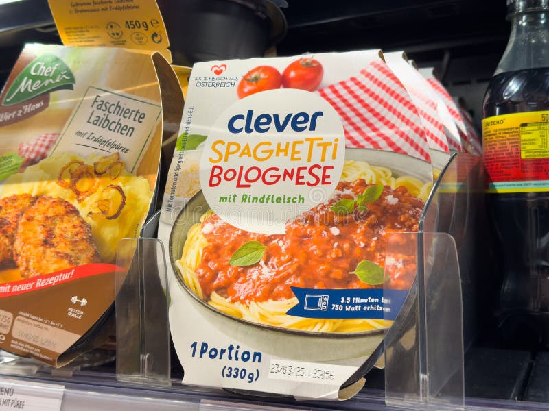 Clever Spaghetti Bolognese Packaging in Grocery Store Display Editorial ...