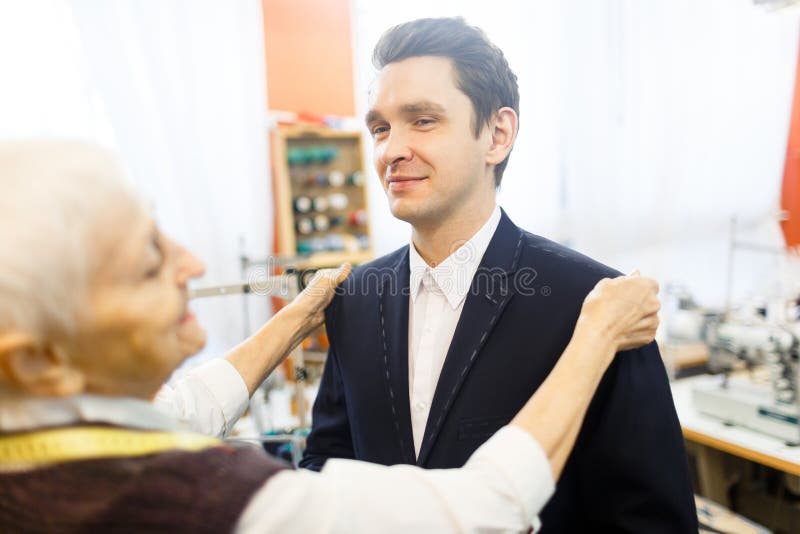 Cliente feliz foto de archivo. Imagen de taller, feliz - 85346362