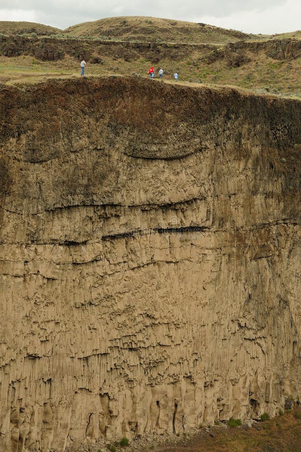 Cliff and trail stock image. Image of falls, state, washington - 15994345