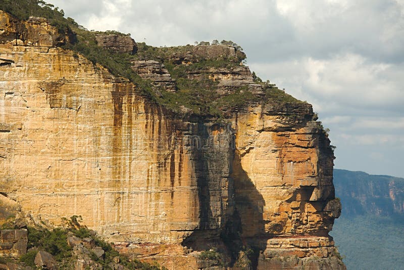 Cliffs in the Blue Mountains Stock Image - Image of explore, blue: 92820655