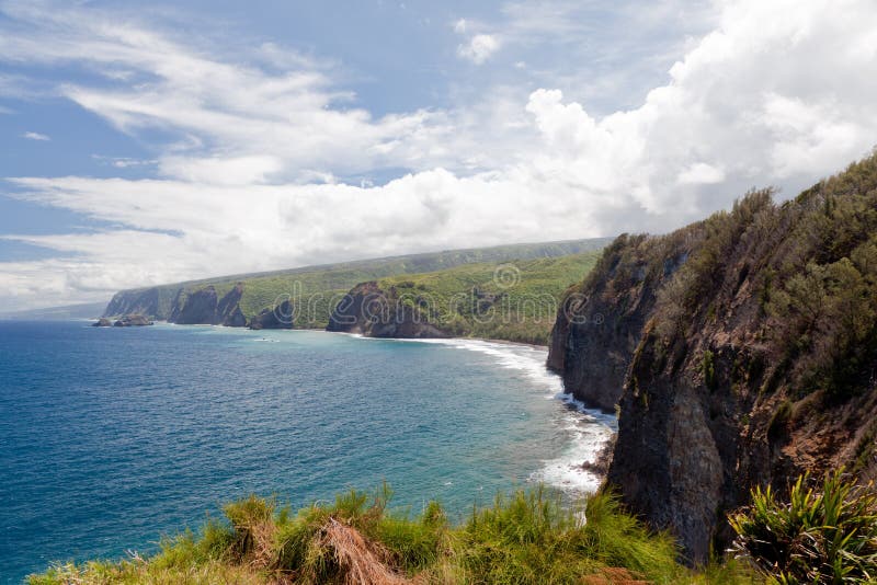 Cliffs of Hawaii stock image. Image of vacation, forest - 16831019