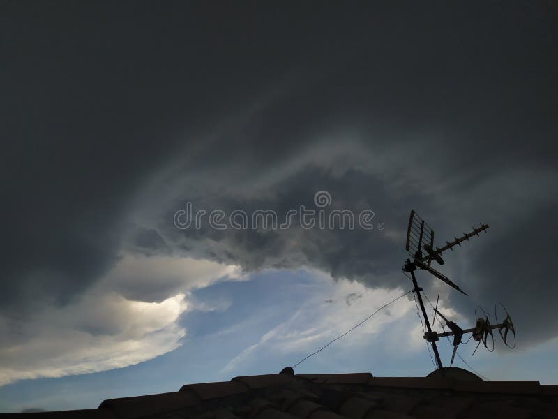 Clima Tormentoso Desde El Garrapato Imagen de archivo - Imagen de ...