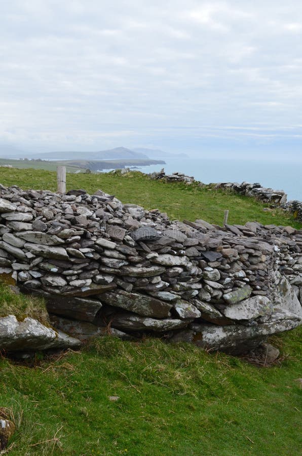 Clochan Beehive Hut Ruins in Ireland Stock Photo - Image of slea ...