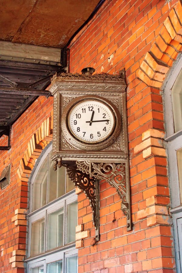 Black and White Paddington Clock Editorial Photo - Image of ticktock ...