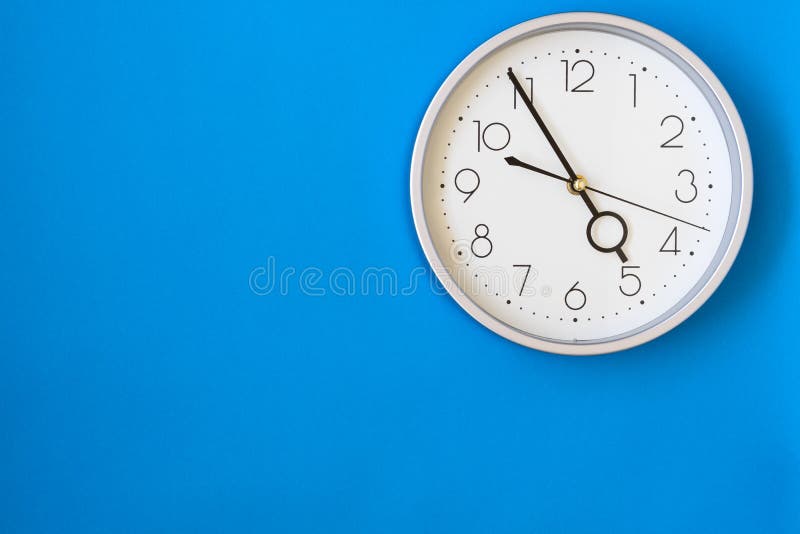 Clock showing 7:55 o`clock stock image. Image of natural - 147596329