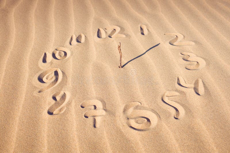 Clock face on beach stock image. Image of numeric, hands - 47773353