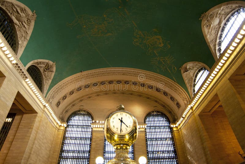 Clock in Grand Central Train Station Editorial Stock Image - Image of ...