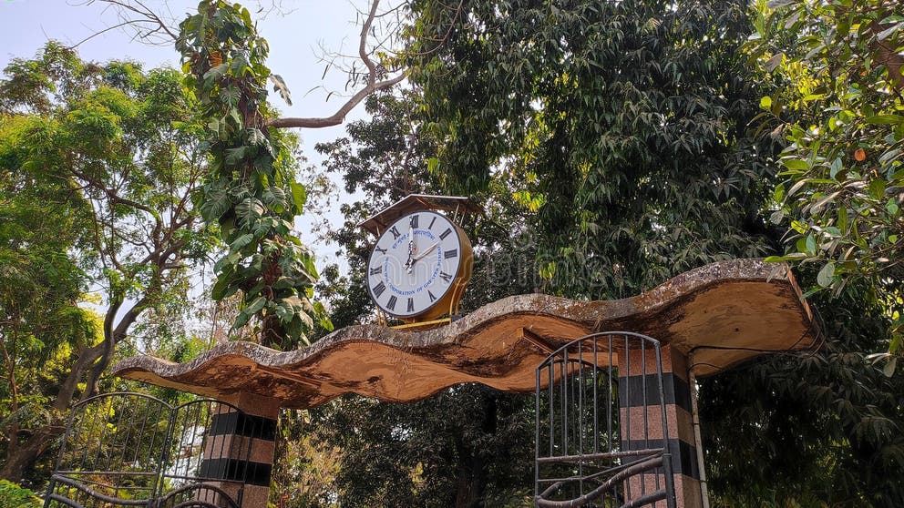 Clock in Hanging Garden at Mumbai Stock Image - Image of clock, park ...