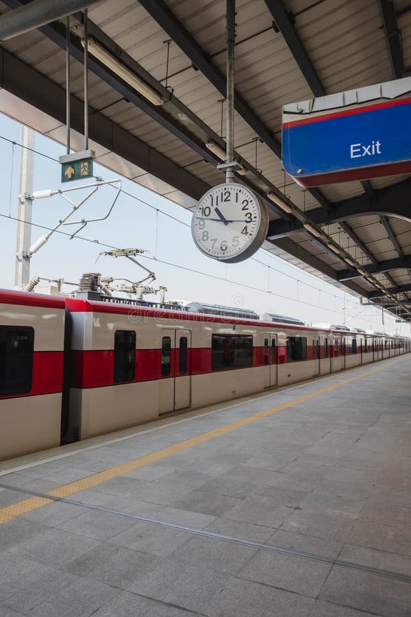Clock at High-speed Train is Parked in the Station Waiting To Pick Up ...