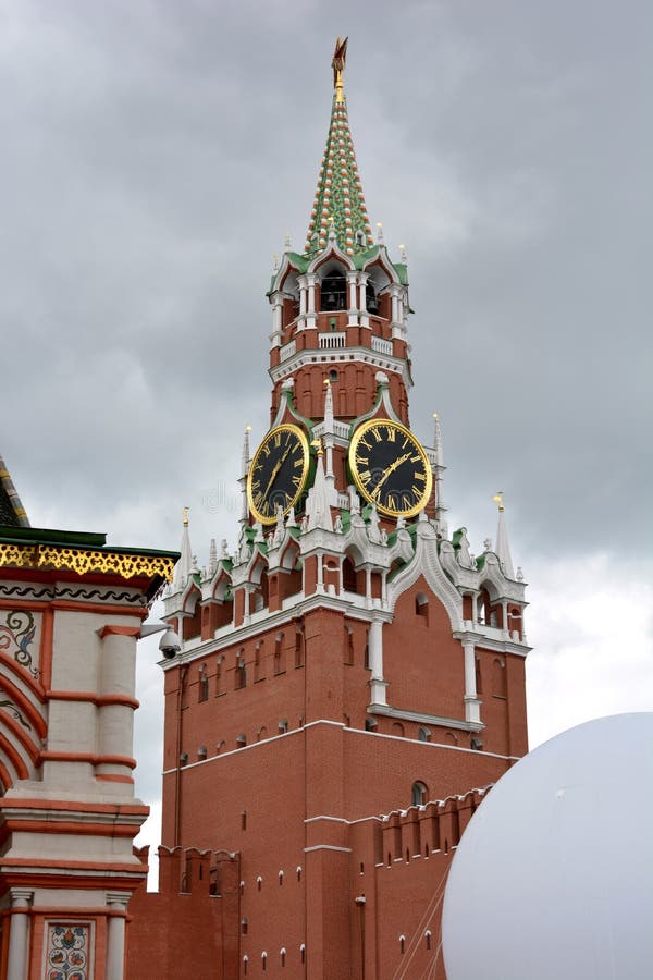 Clock in Moscow Kremlin on the Red Square Stock Image - Image of frosty ...