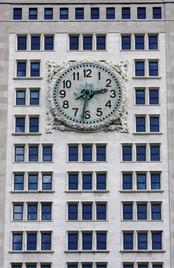 Clock in NYC editorial stock photo. Image of circle, speed - 15933143