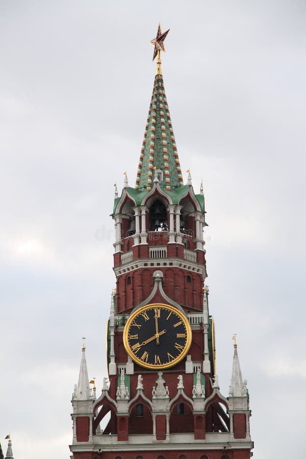 Clock of Spasskaya Tower of Kremlin Stock Photo - Image of spasskaya ...