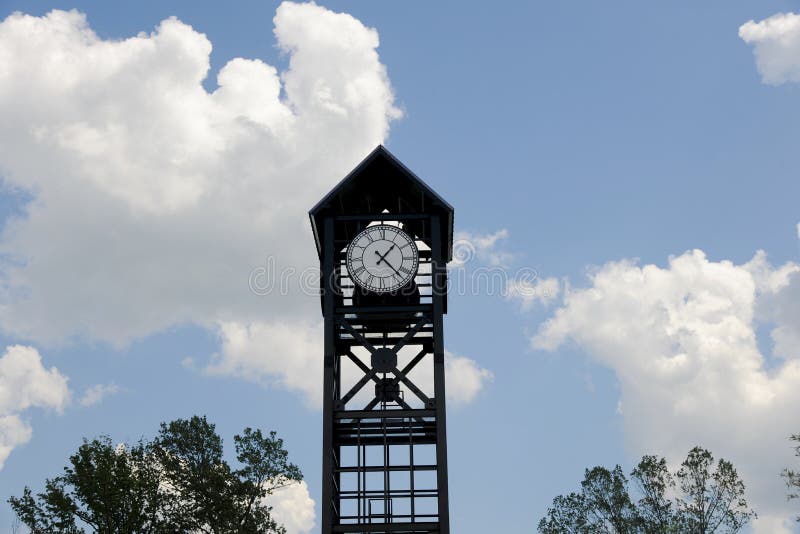 Big Clock on the Mall stock photo. Image of memphis, downtown - 39901342