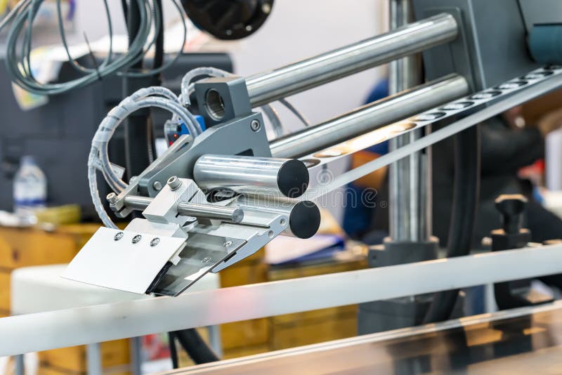 Close Up Automatic Continuous Labeling Machine for Labelling Product on ...