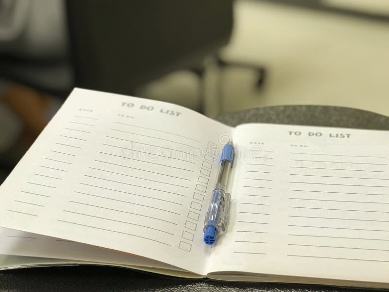 Close Up a Blank of Paper Note for Writing or Planning Activities Stock ...