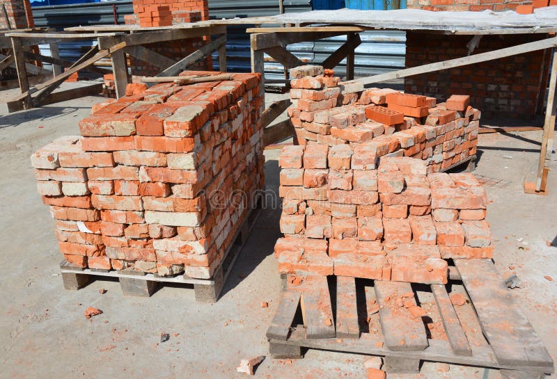 Building a Dry Stack Mortarless Wall from Dry Stack Concrete Blocks ...