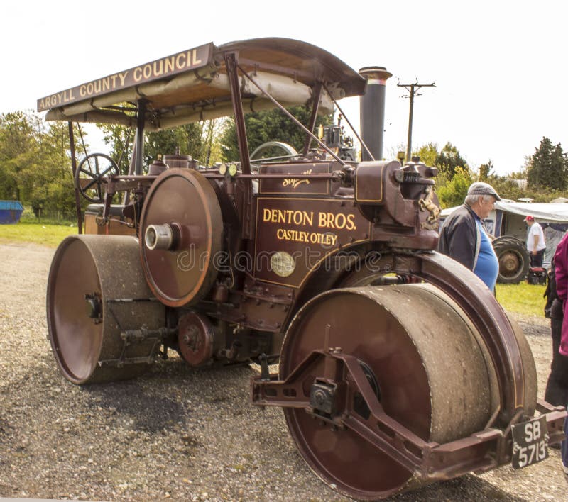 A Old Fashioned Steam Engine Editorial Photo - Image of fashioned ...