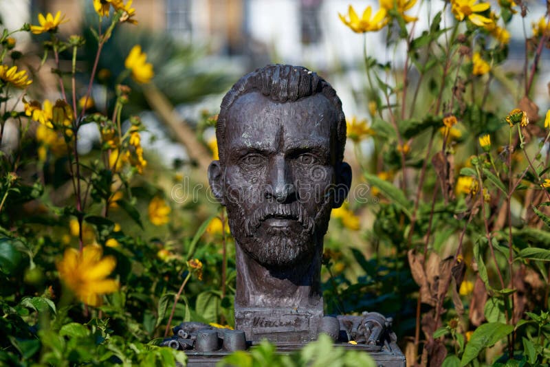 Close-up of the Bust of Vincent Van Gogh in Spencer Square, Ramsgate ...
