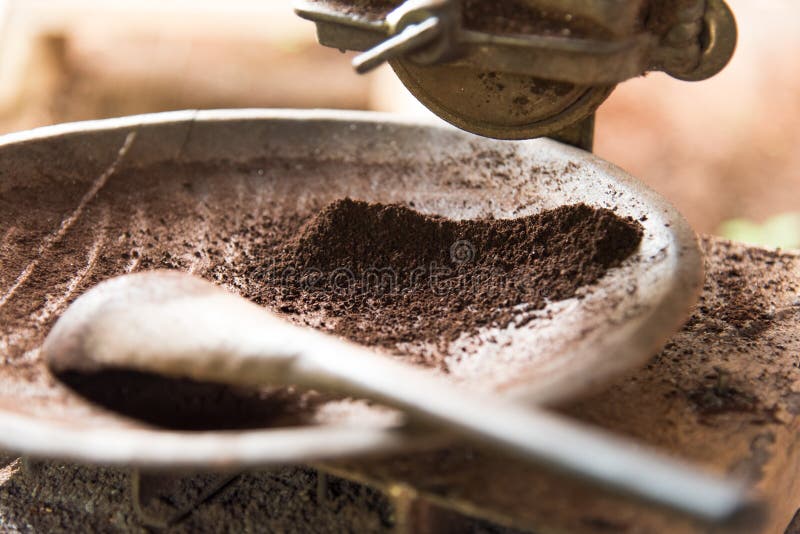 Close Up Crushed Coffee Bean Powder In Old Vintage Coffee Grinder Stock ...