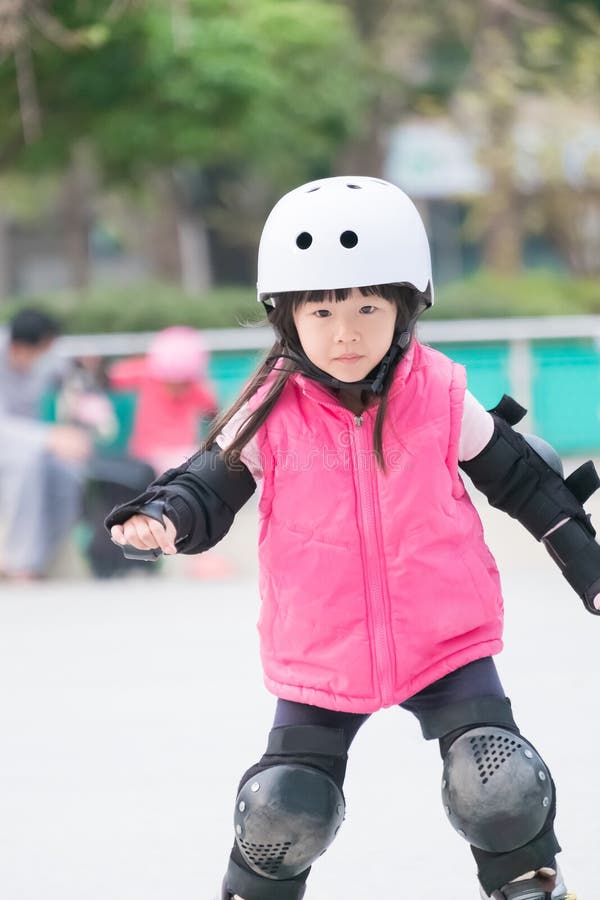 Girl play roller skating stock image. Image of pretty - 102365169