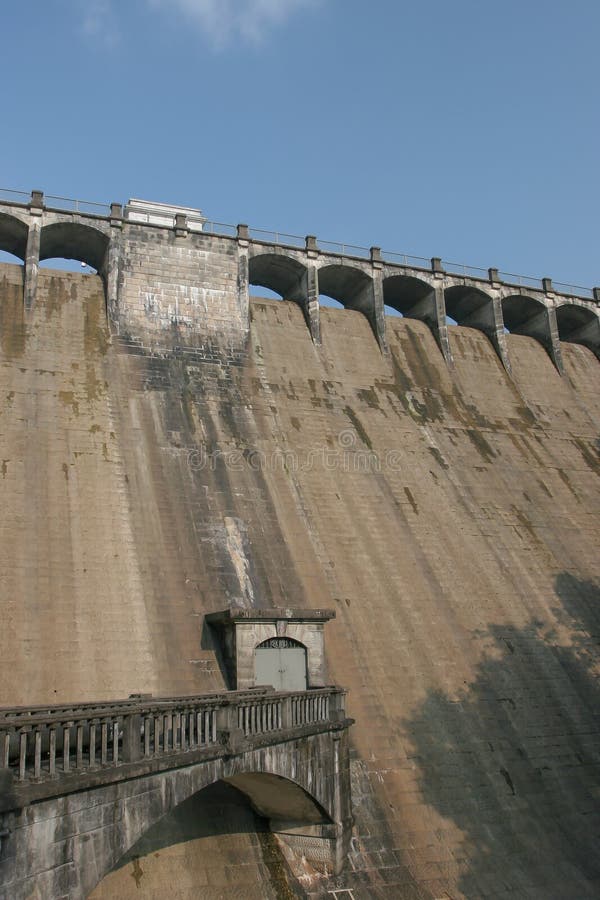 A Close Up of the Dam Wall , Aberdeen Reservoir 8 Oct 2005 Stock Photo ...