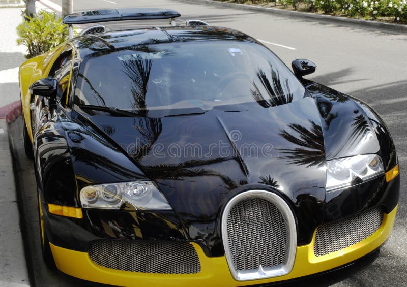 Bugatti Em Detalhe Na Estrada Foto de Stock - Imagem de bugatti ...