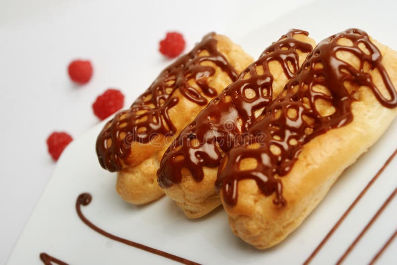 Close Up Do Bolo De Chocolate (eclair) Foto de Stock - Imagem de ...