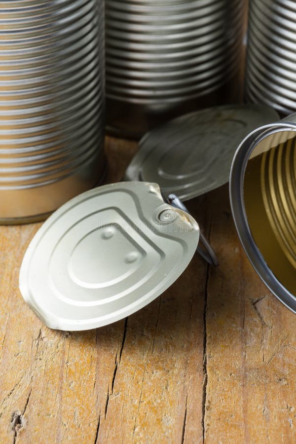 Close-up of Empty Cans and Lids, for Recycling, on Rustic Wooden Table ...