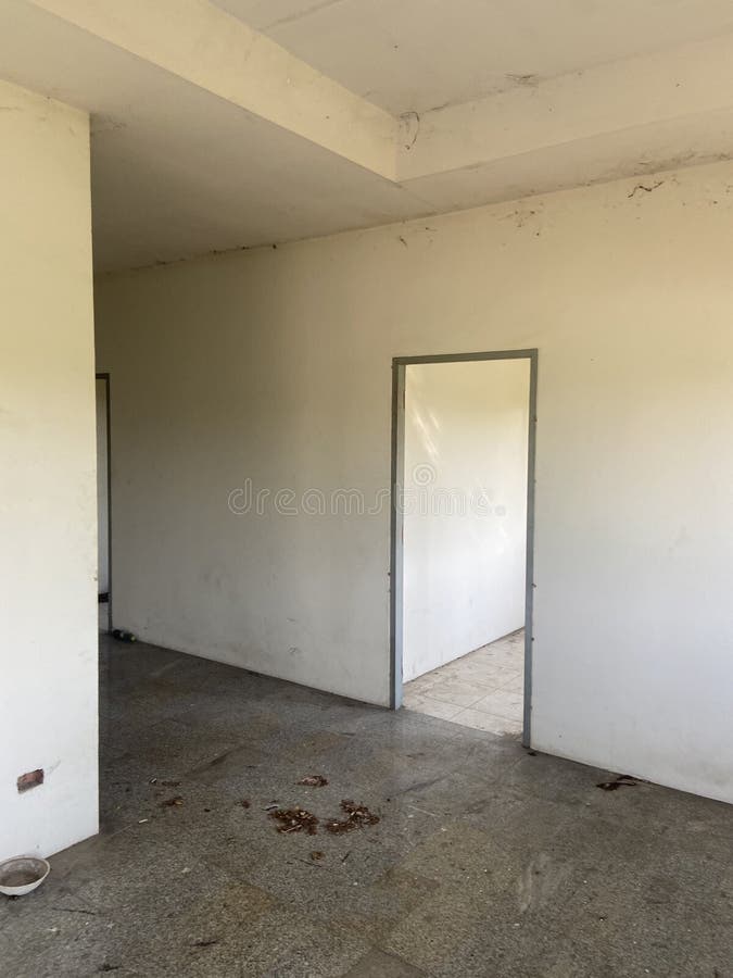 Empty Room with a Large Window Stock Image - Image of room, renovation ...