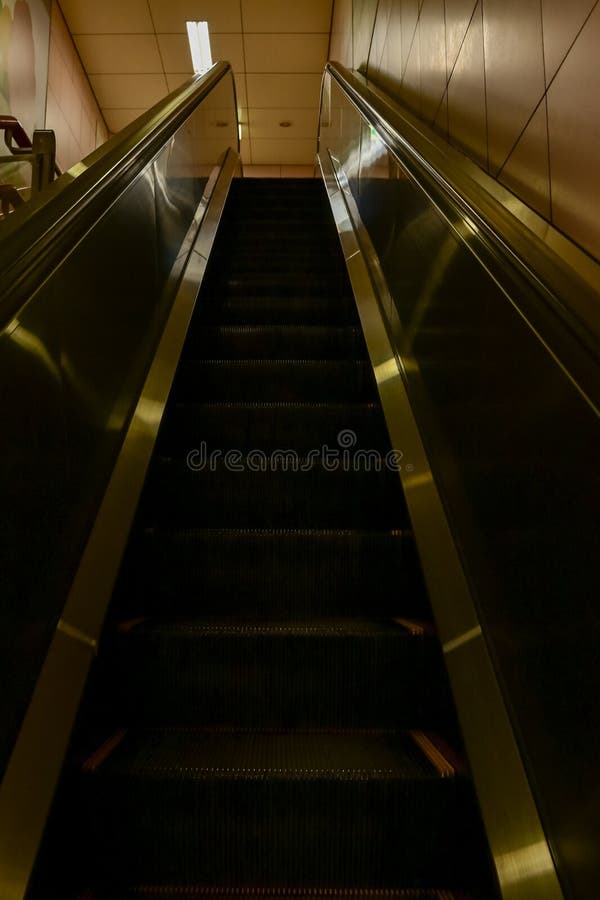 Escalator Convergence Stock Photos - Free & Royalty-Free Stock Photos ...