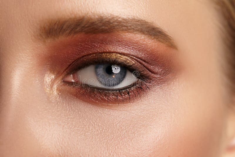 Close-up Female Eye with Bright Red Makeup Stock Image - Image of ...